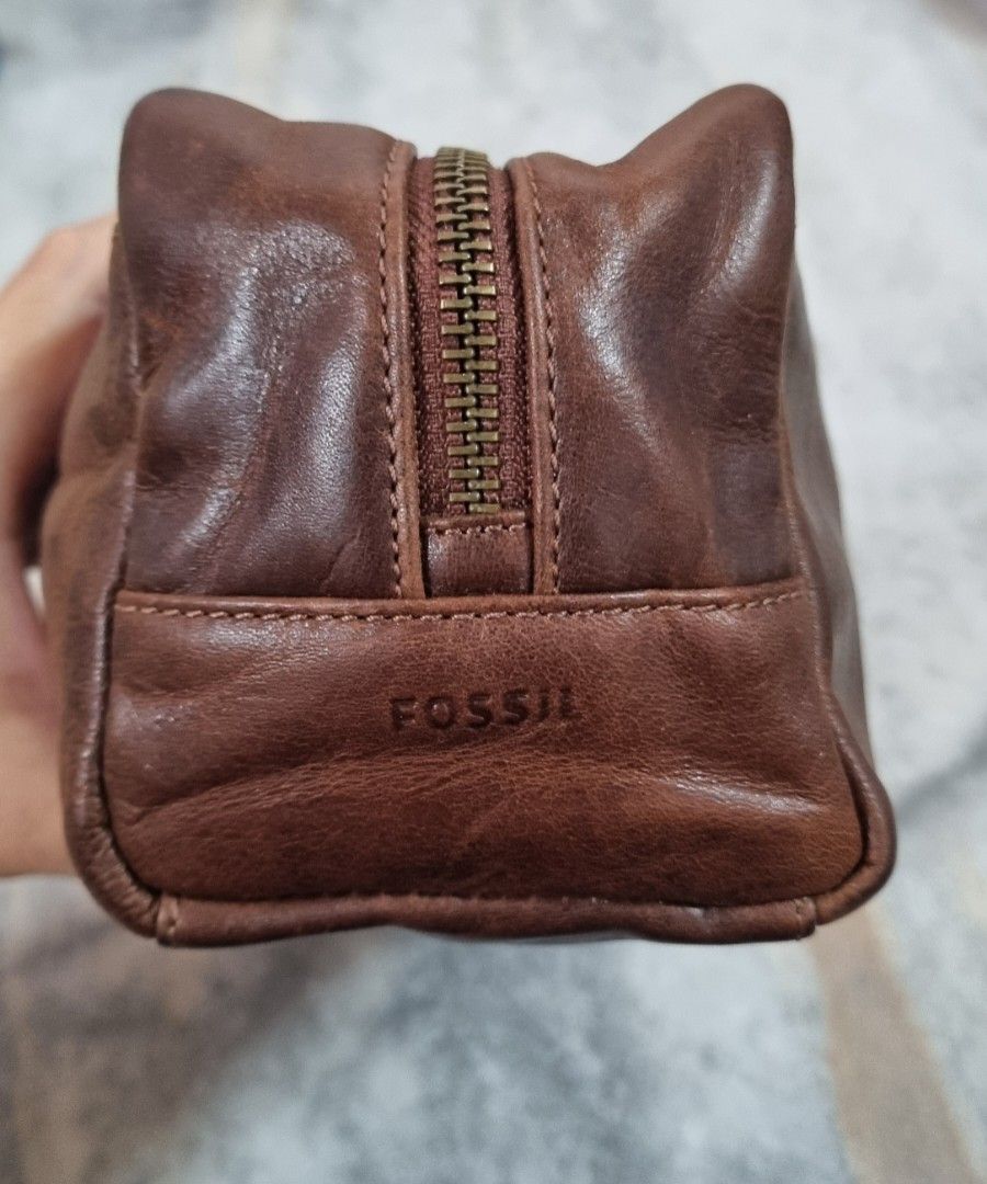 FOSSIL MILES SINGLE HANDLE COW HIDE LEATHER SHAVE KIT / CLUTCH BAG ...
