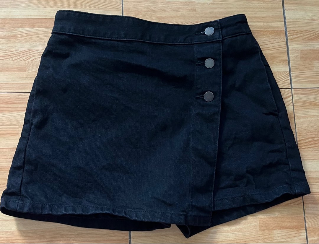 GU denim skort, Women's Fashion, Bottoms, Shorts on Carousell