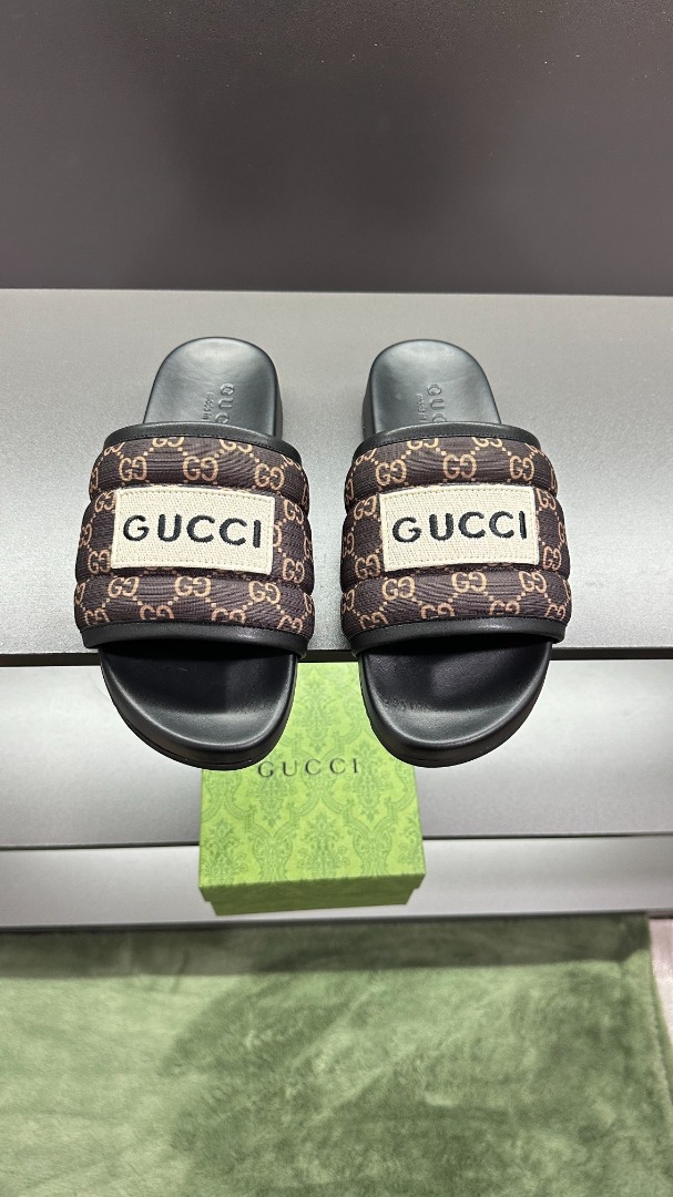 GUCCI/Slippers, Men's Fashion, Footwear, Flipflops and Slides on Carousell
