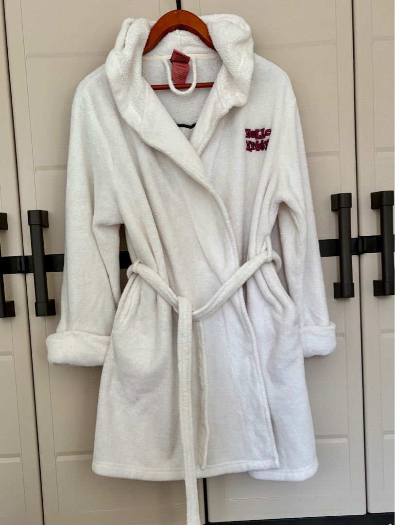 Hello kitty robe, Women's Fashion, Coats, Jackets and Outerwear on ...