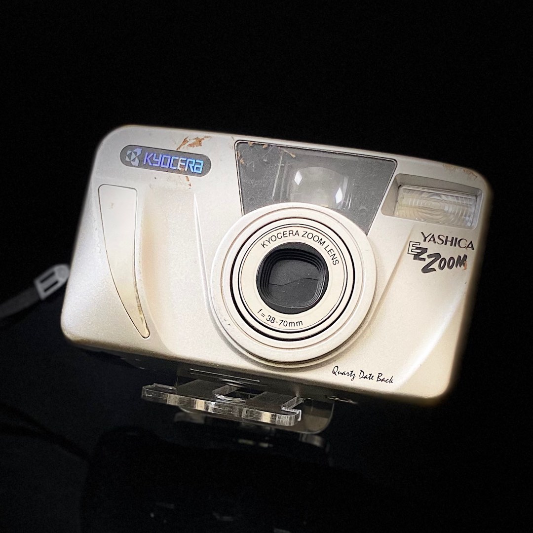 kamera analog yashica ez zoom, Fotografi di Carousell