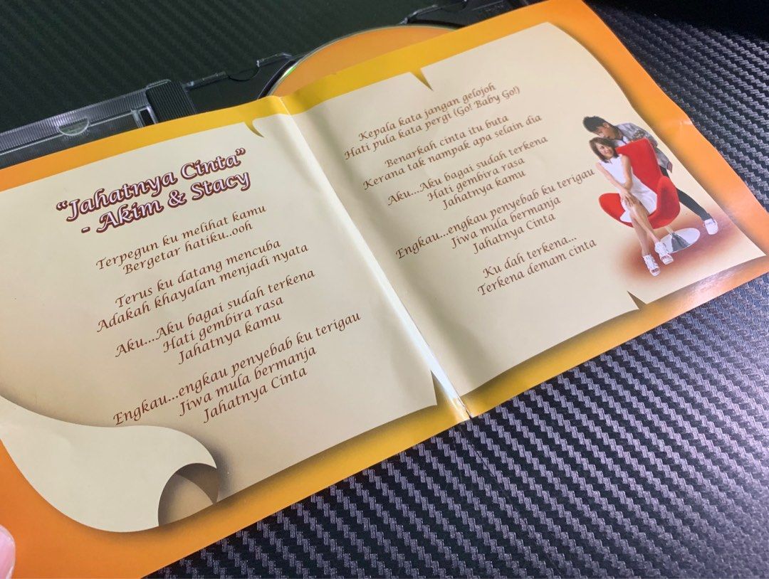 Limited Edition Walls Cornetto CD Akim, Stacy, Dafi & Gita Gutawa, Hobbies & Toys, Music & Media ...