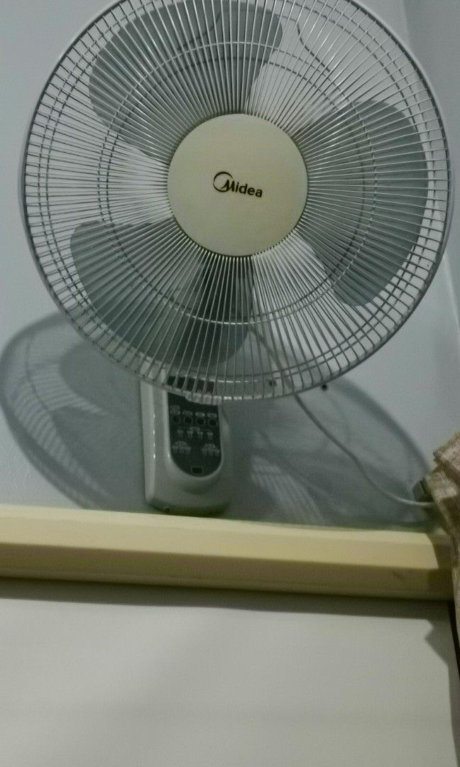 Midea remote wall fan, Furniture & Home Living, Lighting & Fans, Fans ...