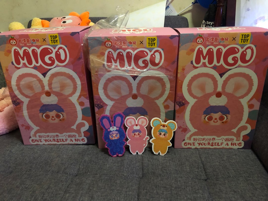Migo 400% Give Yourself a Hug Plush, Hobbies & Toys, Toys & Games on ...