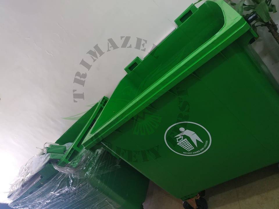 mobile trash bin 1100 liters, Furniture & Home Living, Cleaning ...