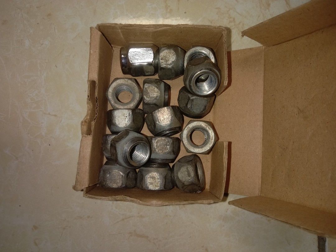 Mur Baut roda Daihatsu sigra, Mobil & Motor, Mobil untuk Dijual di ...