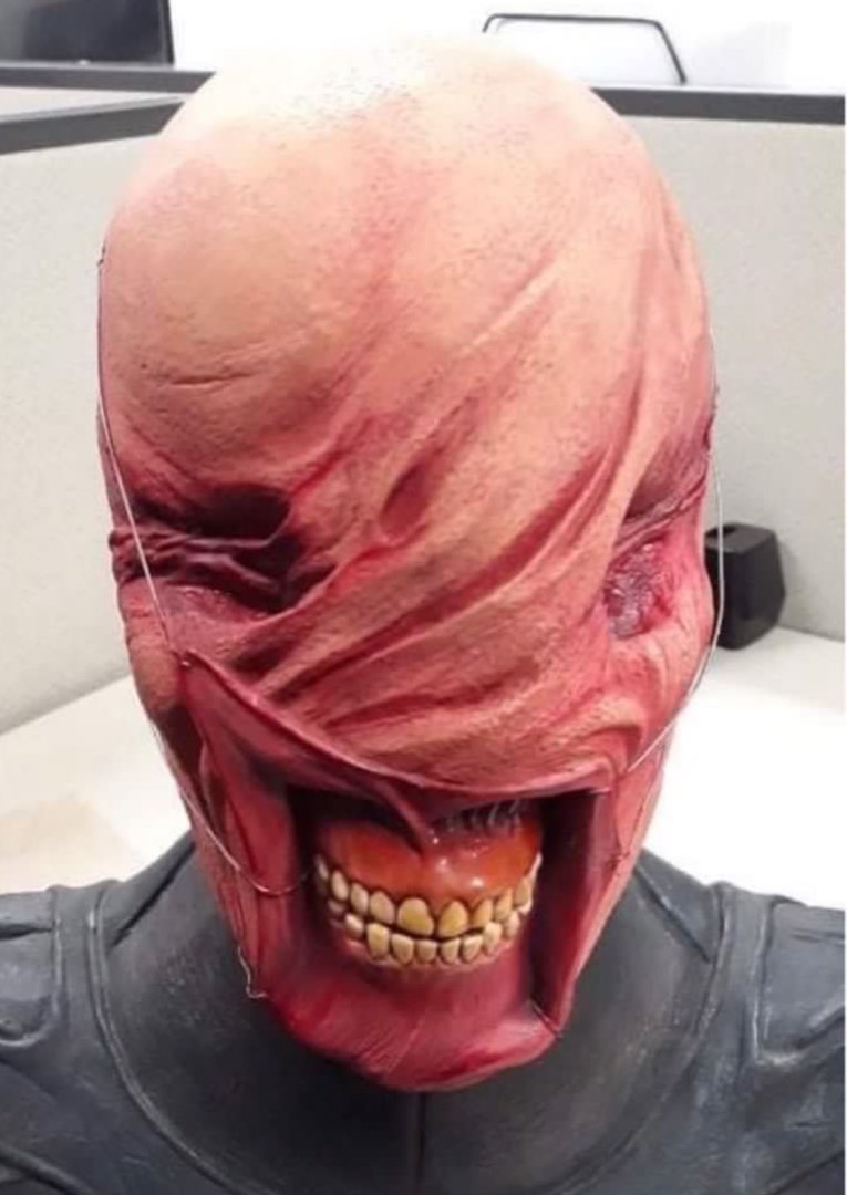 NECA HELLRAISER chatterer life size bust rare, Hobbies & Toys, Toys ...