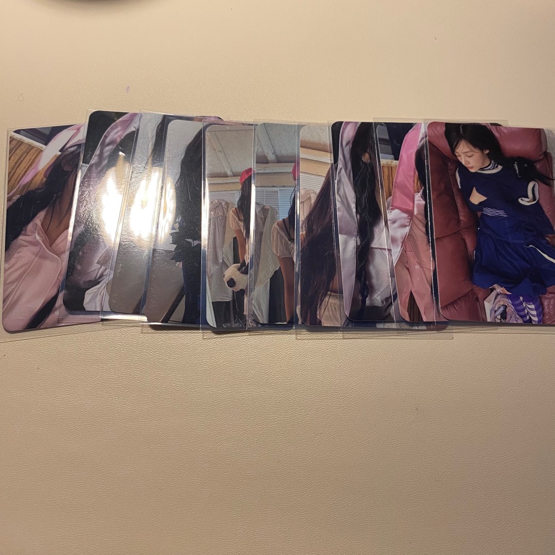 New Jeans NJZ Minji 2025年年曆 小卡 mini海報, 興趣及遊戲, 收藏品及紀念品, 韓流 - Carousell