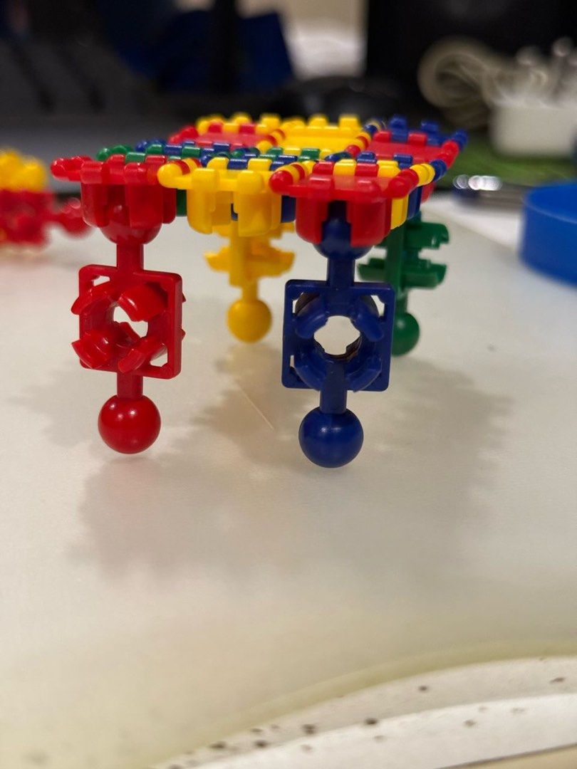Open ended play atom, Hobbies & Toys, Toys & Games on Carousell