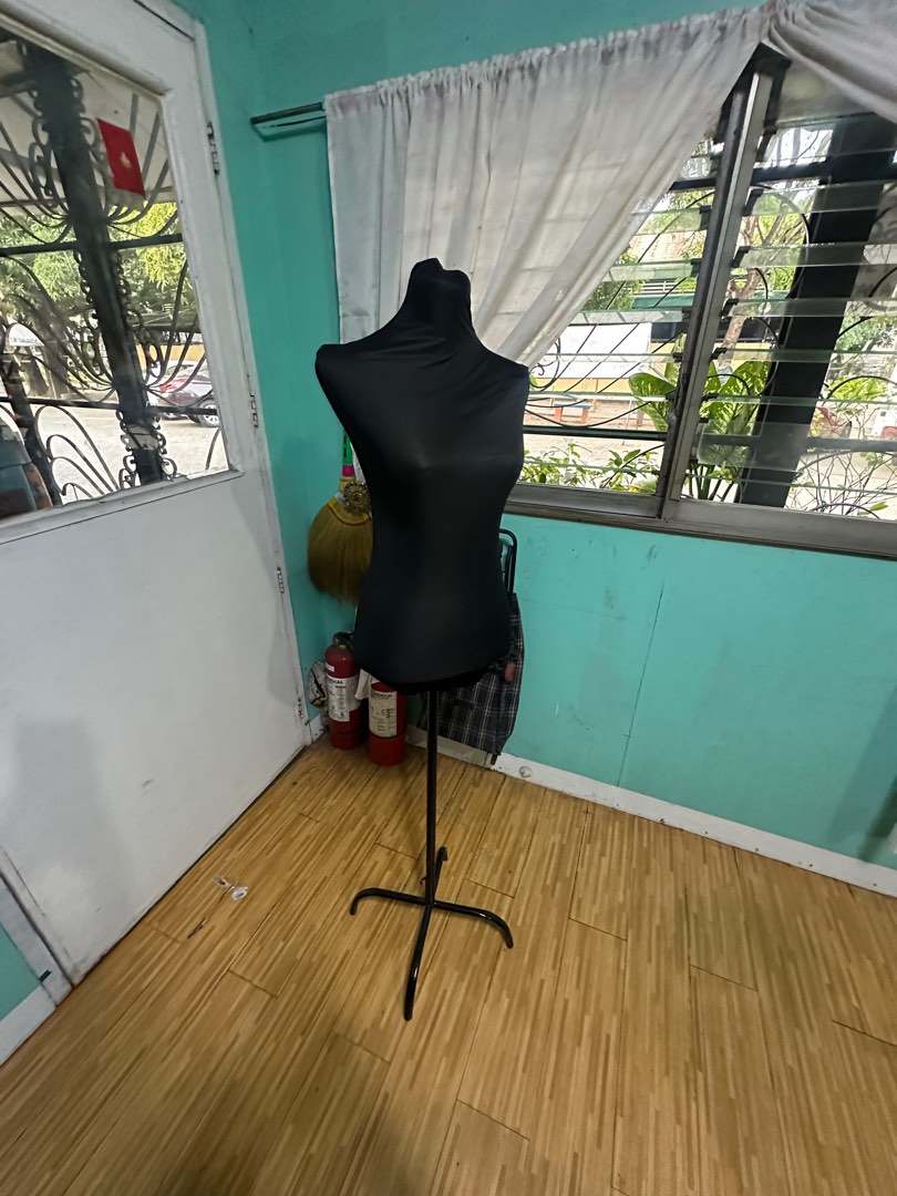 Pinnable mannequin with stand (adjustable height), Women's Fashion ...