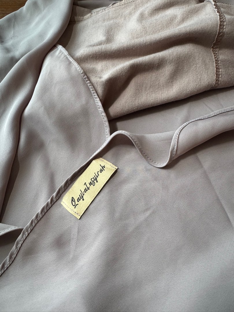 QI Kinah Aircon Halfmoon, Women's Fashion, Muslimah Fashion, Hijabs on ...