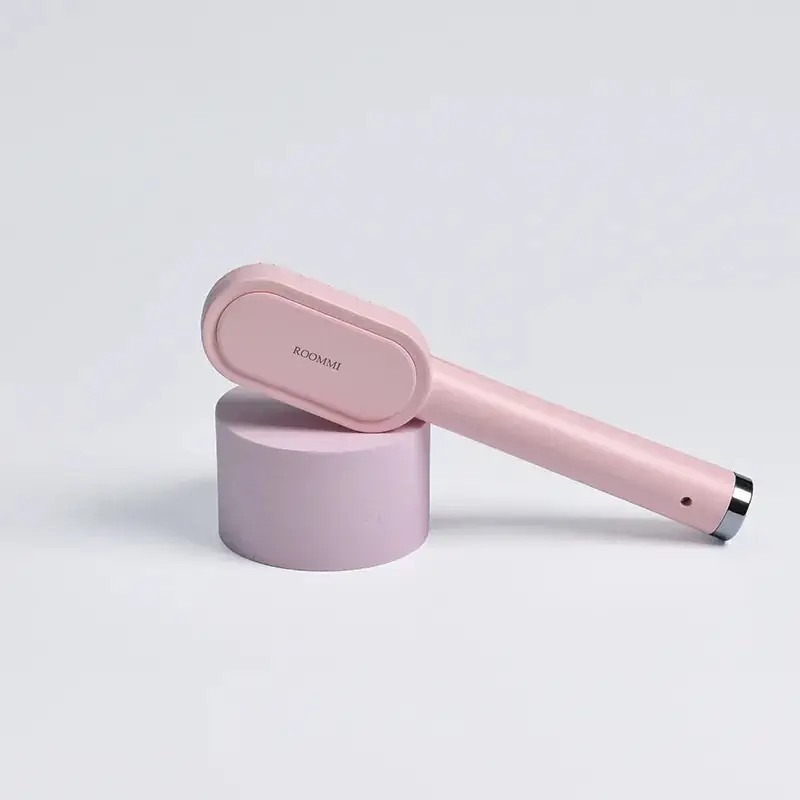 roommi glossy 電熱直髮梳 顏色(櫻花粉) 全新 封膜未拆, 香水、美妝、保養, 美髮清潔與護理在旋轉拍賣