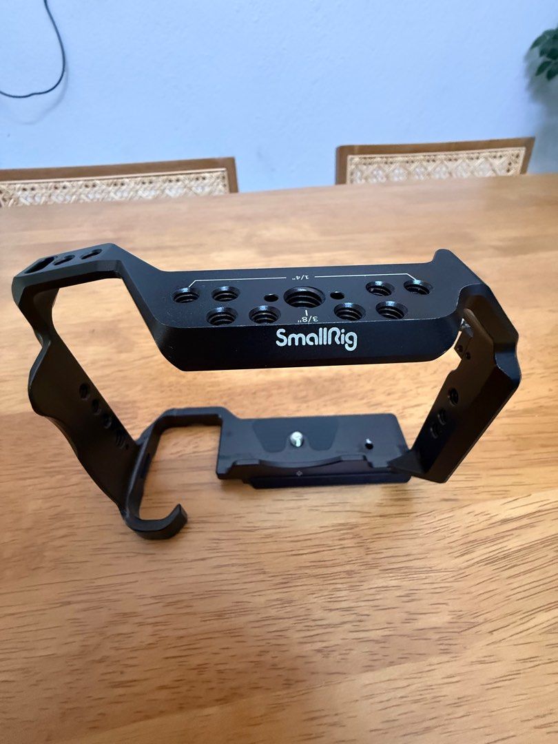 Sony A7IV Cage Small Rig, Photography, Cameras on Carousell