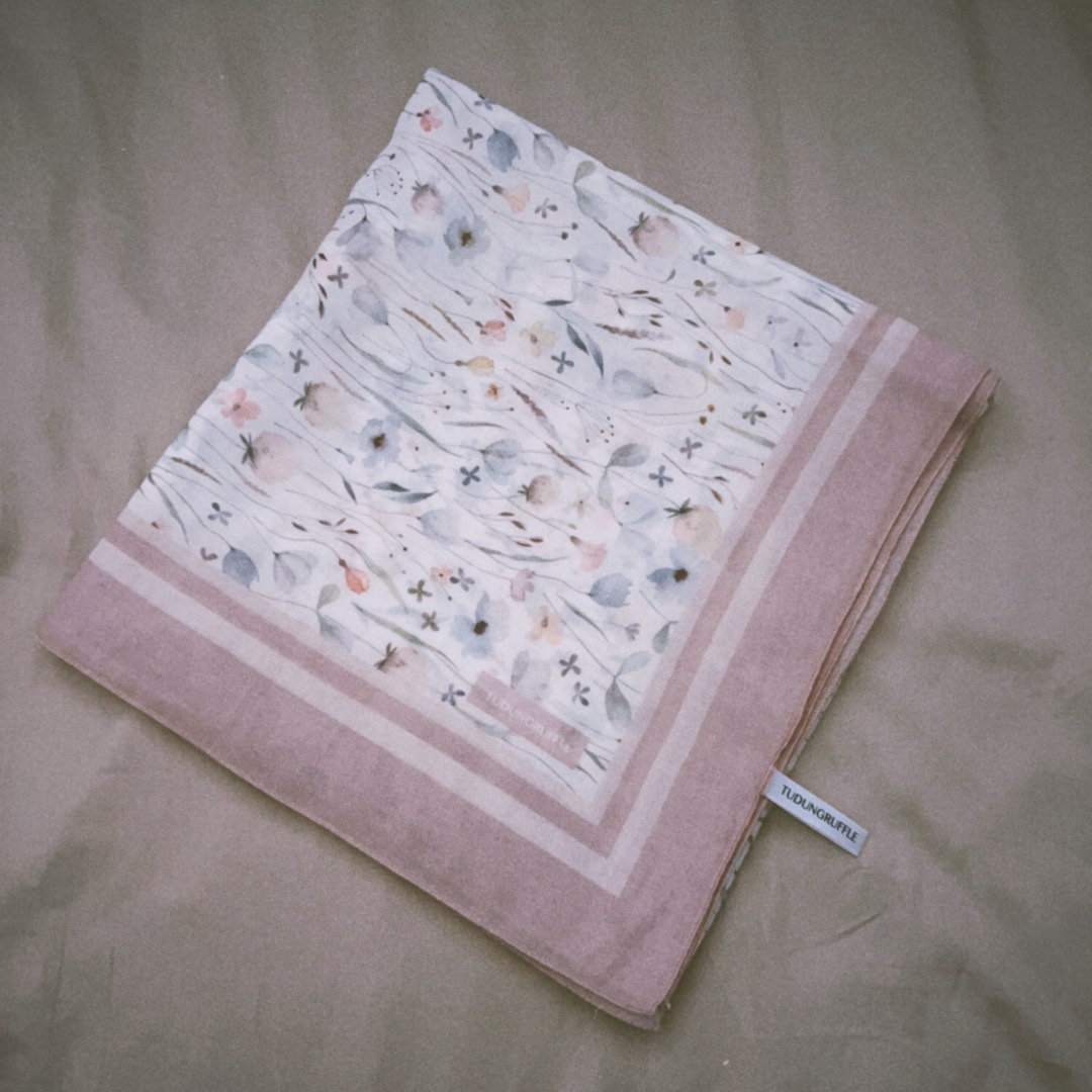 Tudung Ruffle Bawal, Women's Fashion, Muslimah Fashion, Hijabs on Carousell