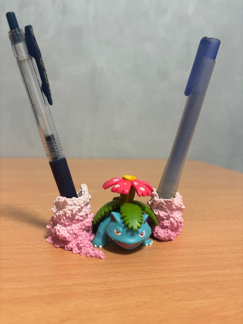Venusaur Pokémon Desktop Figurine Pen Stand, Hobbies & Toys, Toys ...