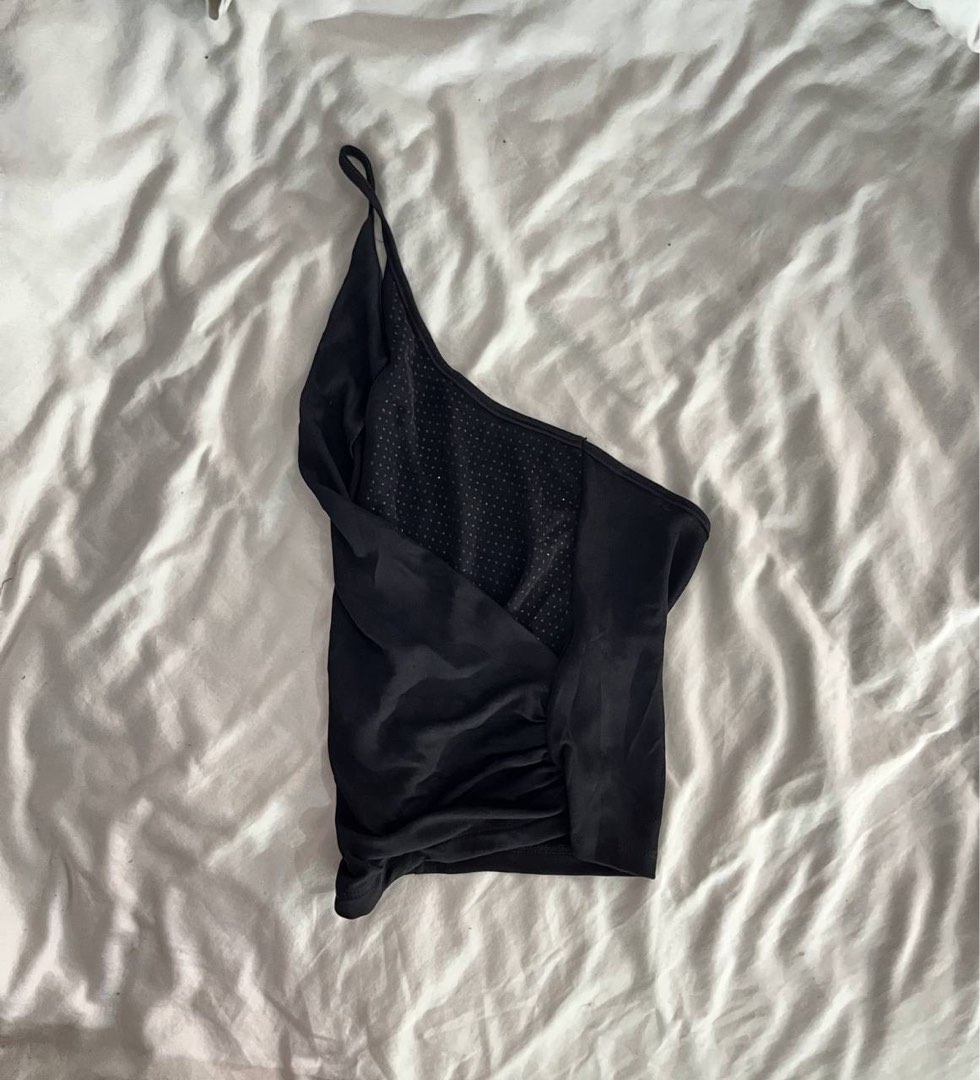 vintage slant shoulder top, Women's Fashion, Tops, Sleeveless on Carousell