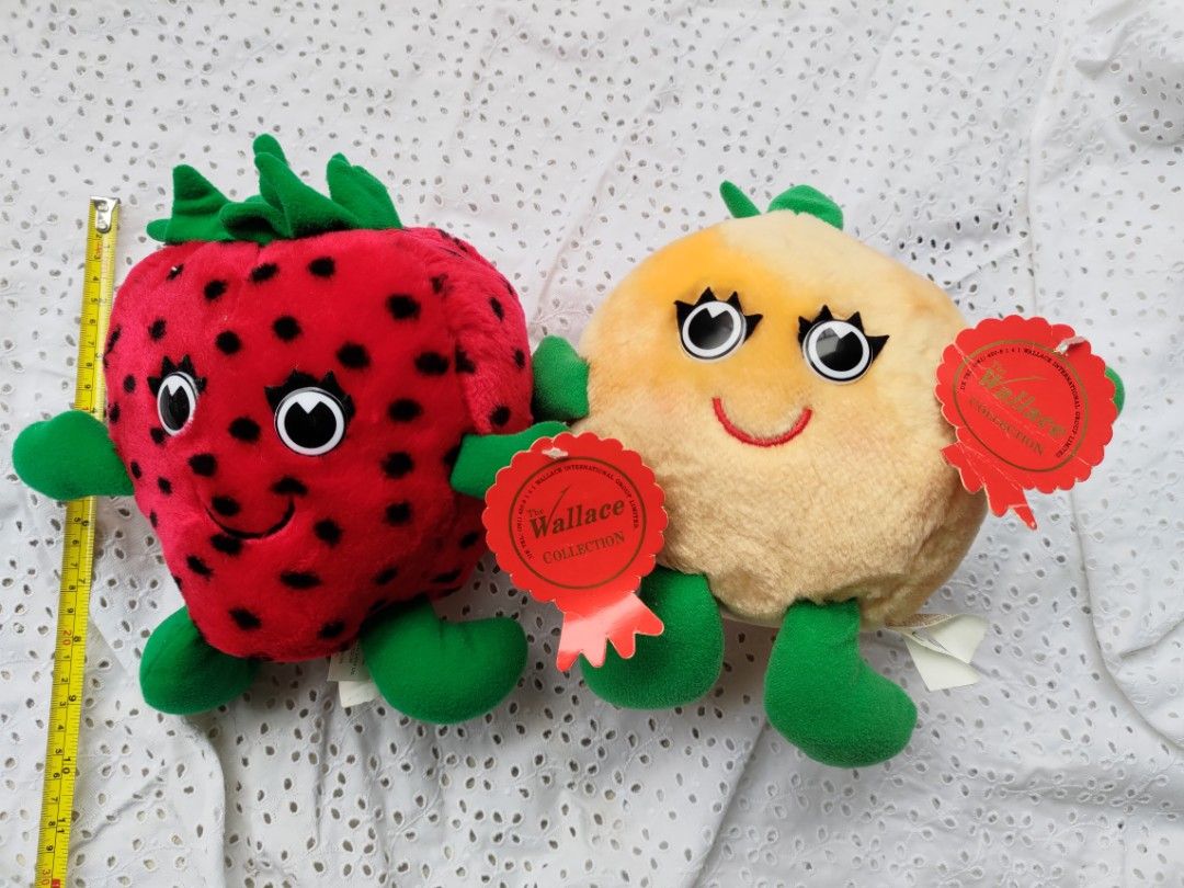 （全新 Brand New)（印尼製造 Made in Indonesia) Wallace Collection 水果毛公仔 士多啤梨毛公仔 ...