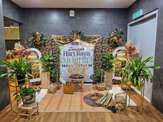 Sewa backdrop raya photobooth village setup, Hobbies & Toys, Stationery ...