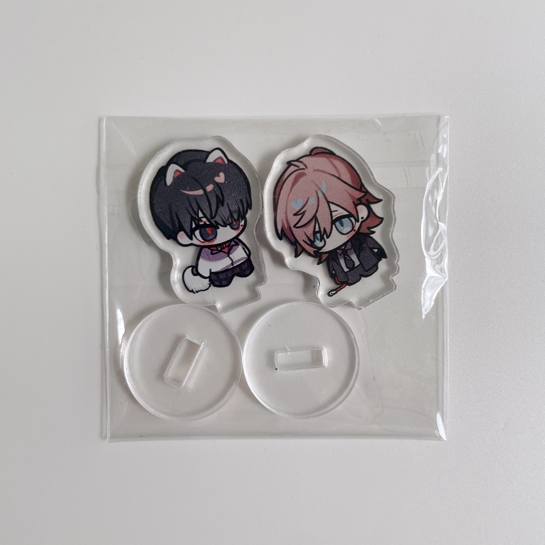 全新kzkn雙面壓克力小立牌, 書籍、休閒與玩具, 玩具、公仔、桌遊在旋轉拍賣