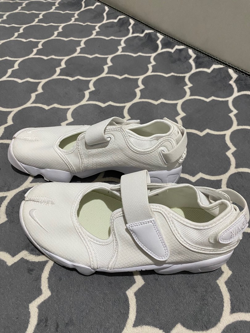 Nike Air Rift White, Fesyen Wanita, Sepatu di Carousell