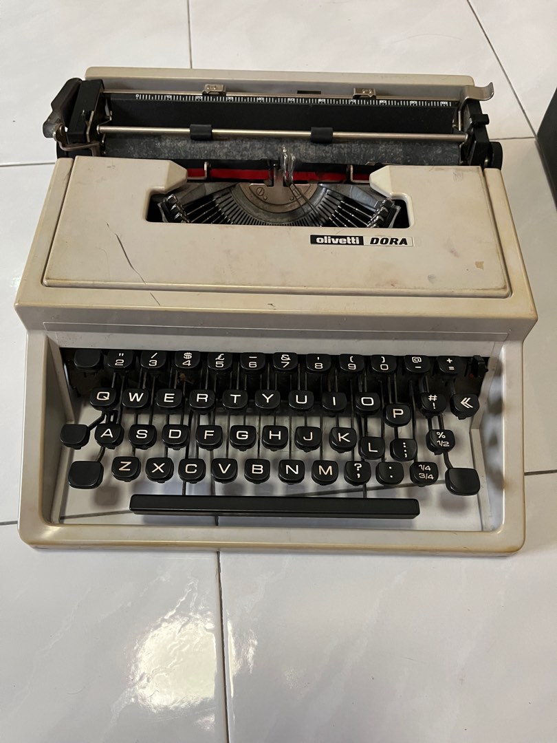 Olivetti Dora Portable typewriter with original case, Computers & Tech ...