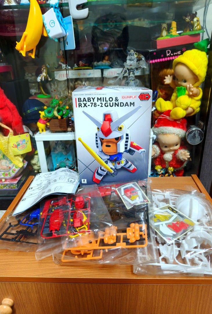 正版/限定 聯名 BABY MILO & RX-78-2 鋼彈, 書籍、休閒與玩具, 玩具、公仔、桌遊在旋轉拍賣