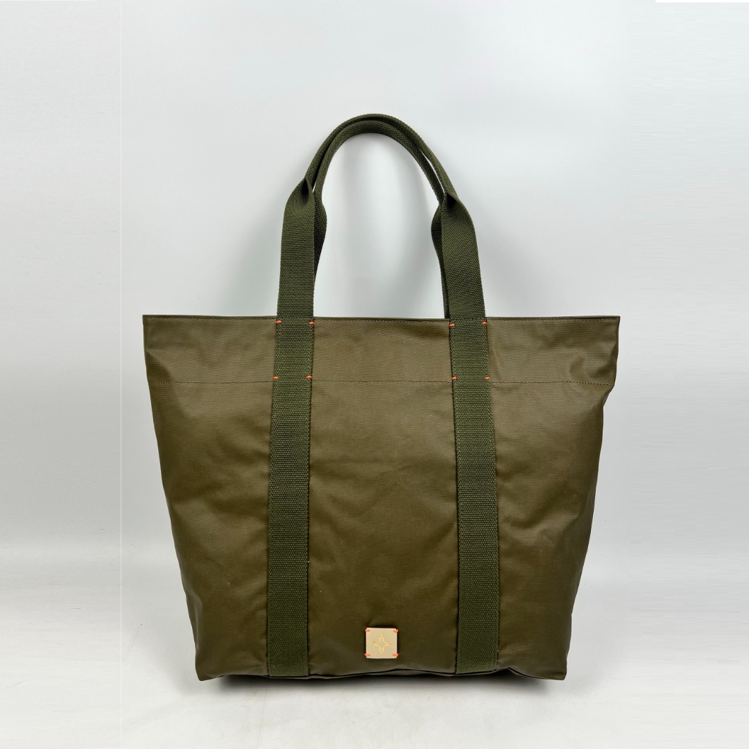英國 Lydia Hicks 軍綠色帆布 側咩袋, 女裝, 手袋及銀包, Tote Bags - Carousell