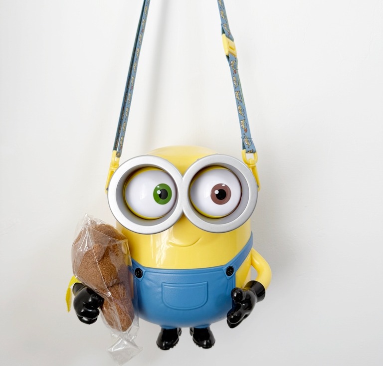 日本環球影城 USJ限定 神偷奶爸 Minions小小兵 有聲Bob造型爆米花桶 二手, 書籍、休閒與玩具, 玩具、公仔、桌遊在旋轉拍賣