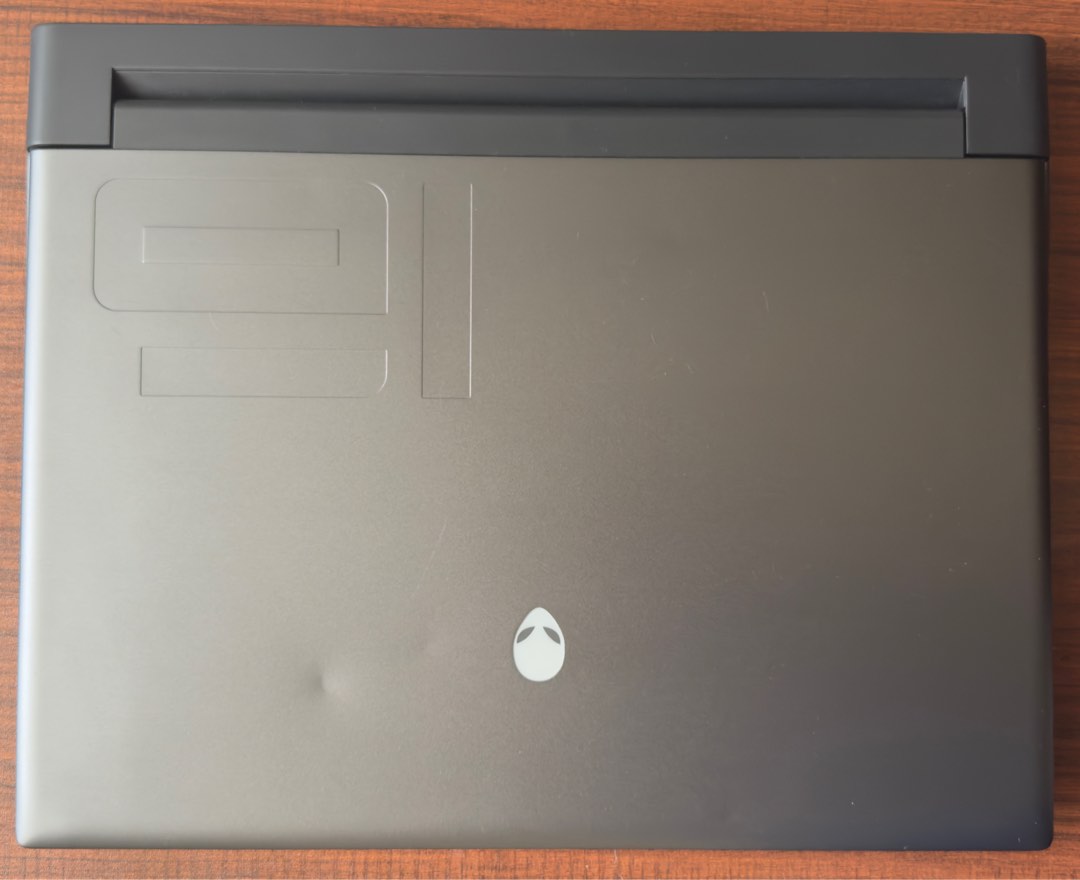 Alienware M16 R1 AMD Ryzen 9 7845hx rtx 4080 12gb VRAM 1TB ssd 2.5k ...