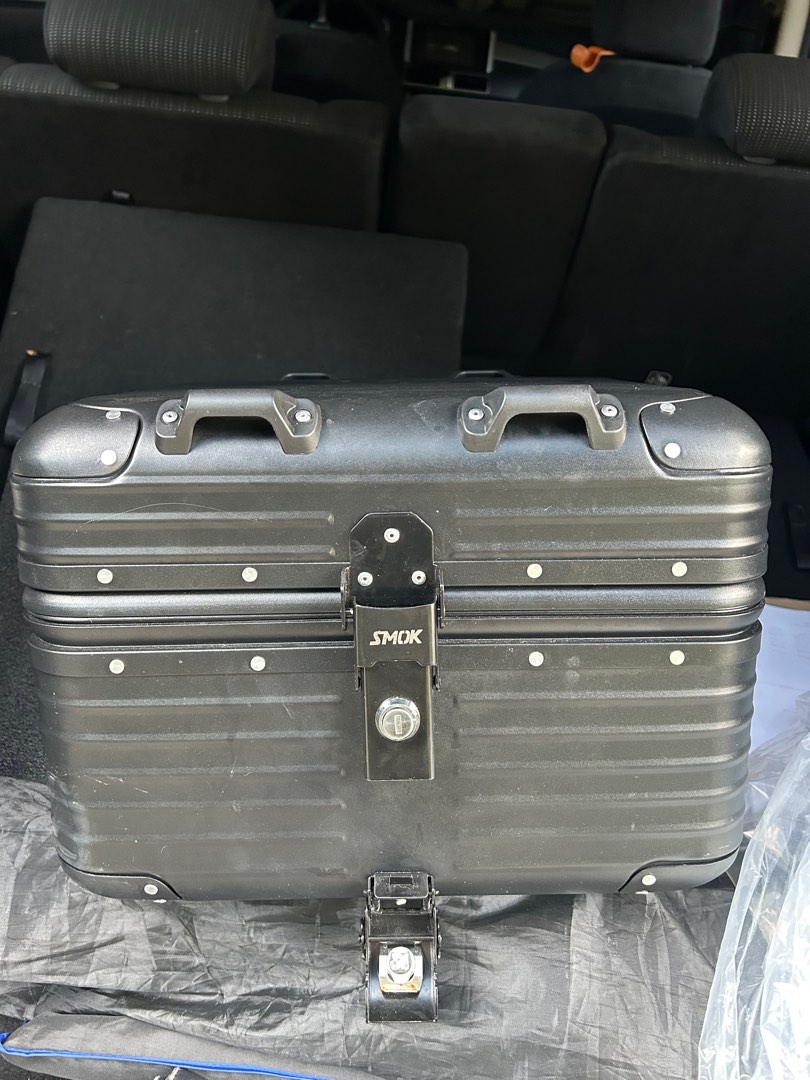 Smok motorcycle top box 45 liters, Motorbikes, Motorbike Parts ...