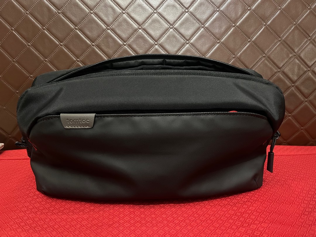 Tomtoc sling bag (legion go, ally, steamdeck), Men's Fashion, Bags ...