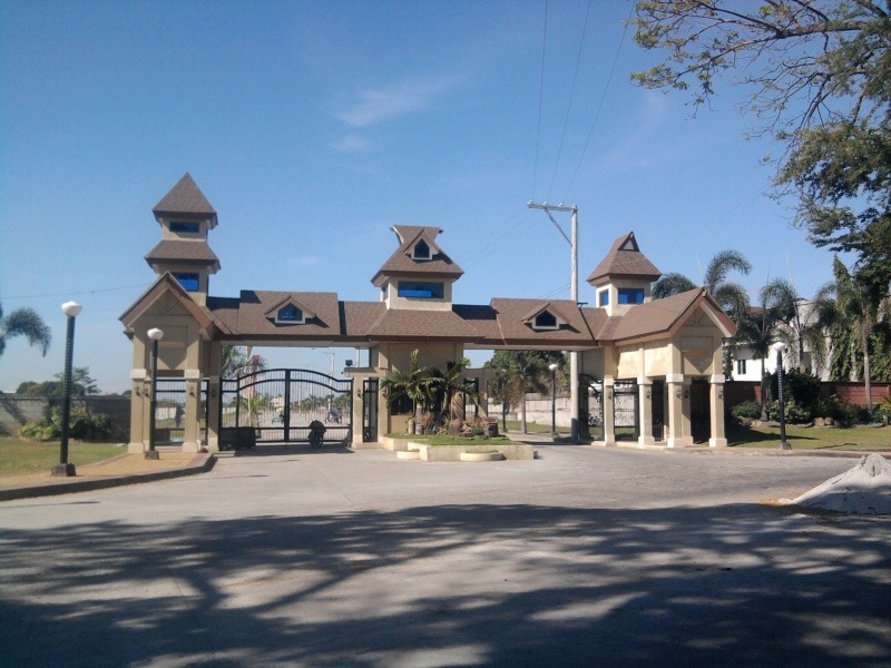 185 square meters Lot For Sale in San Fernando Pampanga near Vista Mall ...