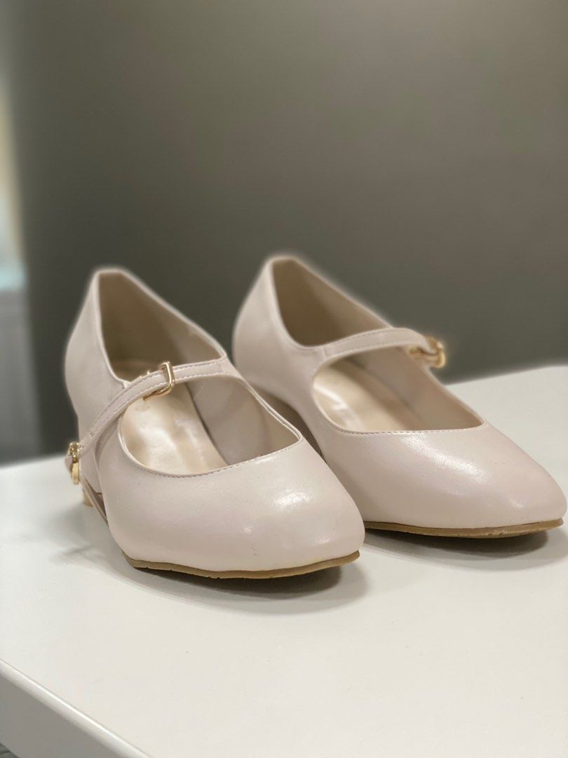 2-inches Vincci Platform Heels in Size 5 (Beige/Nude), Women's Fashion ...