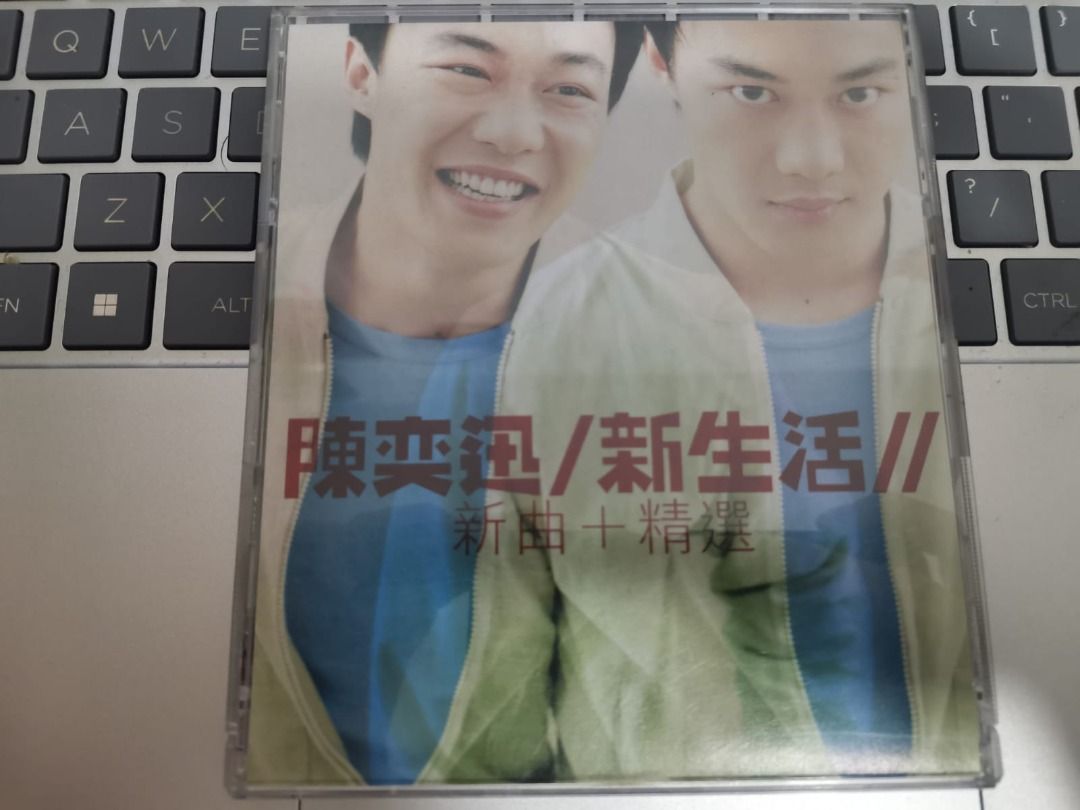 陳奕迅 EASON CHEN - 新生活//新曲+精選（舊版）港版 華星年代金曲 與我常在 抱擁這分鐘 天下無雙 我什麼都沒有 今天等我來......, 興趣及遊戲, 音樂、樂器 & 配件 ...