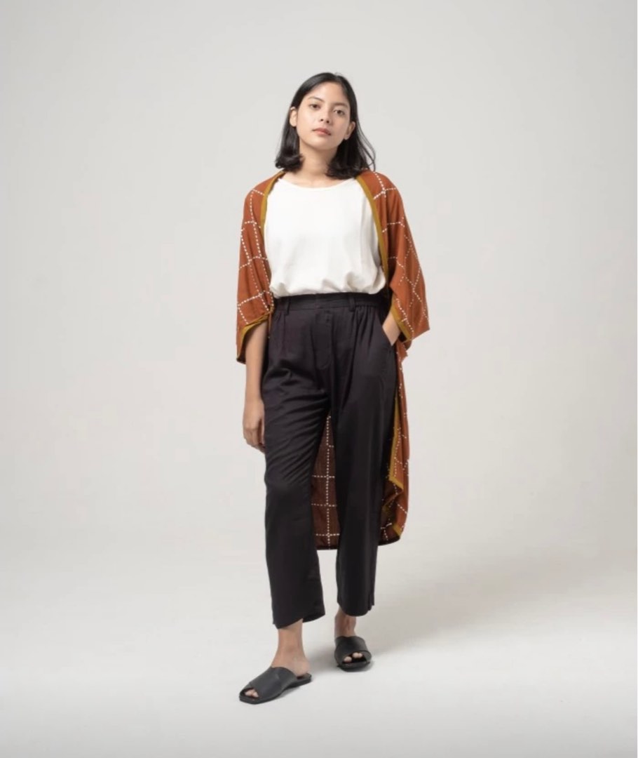 Dama Kara Outer, Fesyen Wanita, Pakaian Wanita, Baju Luaran di Carousell