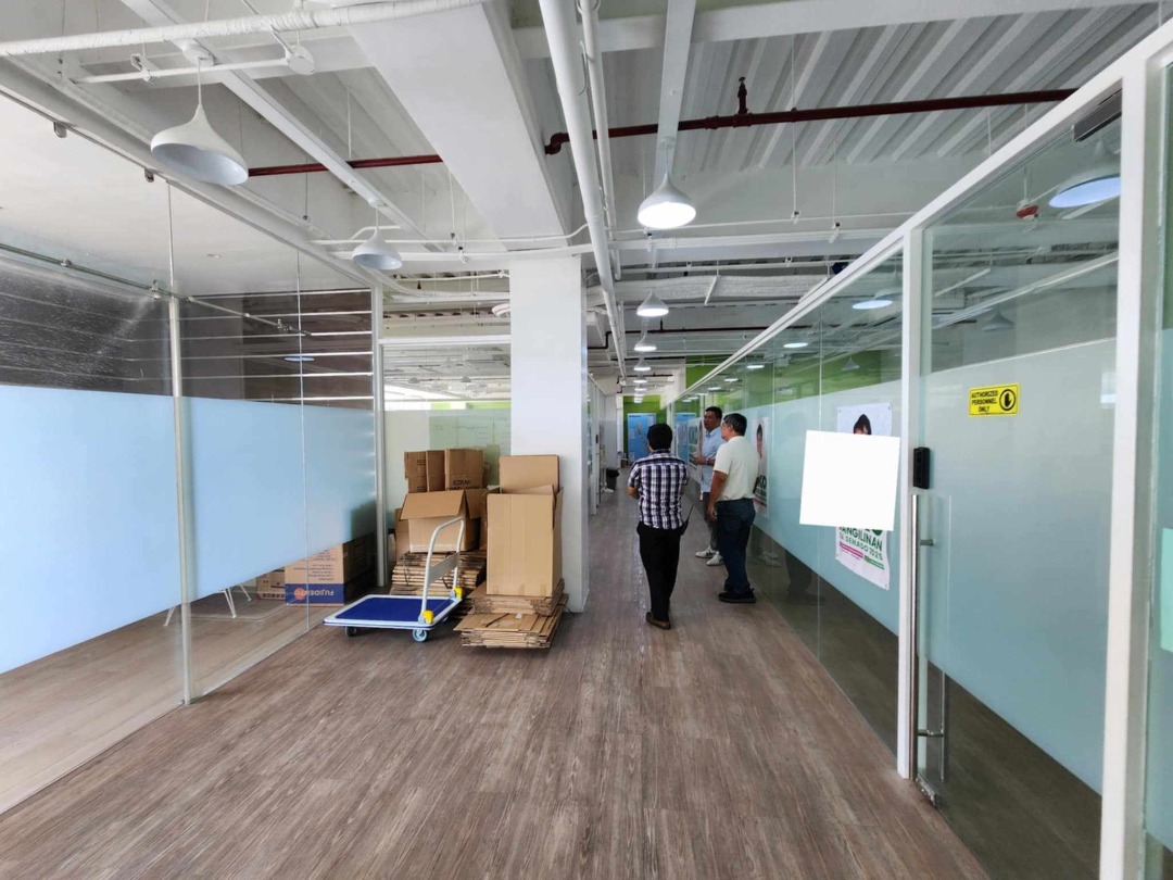 For Rent Lease Office Space Semi Fitted 400sqm Quezon City, Property ...