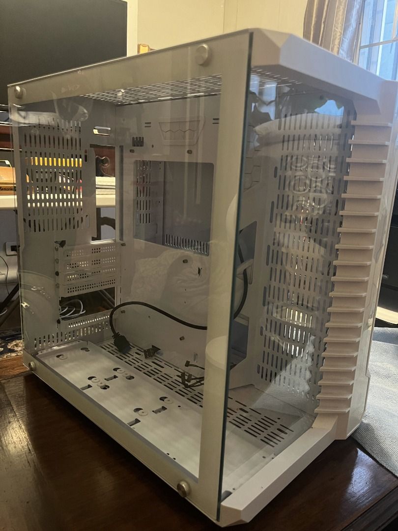 GameK Robin III White Gaming Case with Thermaltake AIO plus fans ...