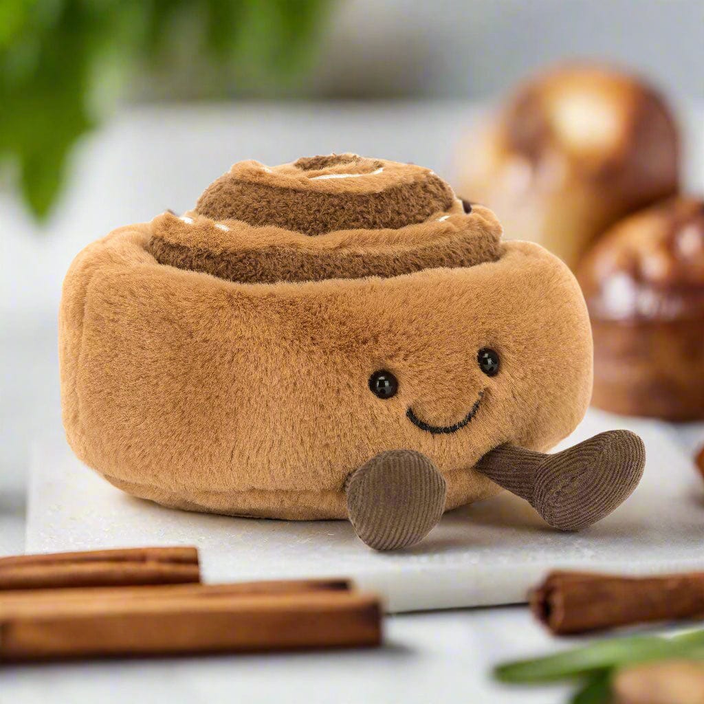 【Jellycat代購】得意Jellycat 肉桂卷 ｜ Jellycat Amuseables Cinnamon Bun, 興趣及遊戲, 玩具 & 遊戲類 - Carousell