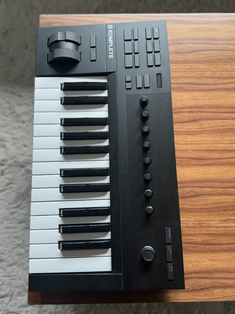 Komplete Kontrol A25 Midi Keyboard by Native Instruments, Audio, Other ...