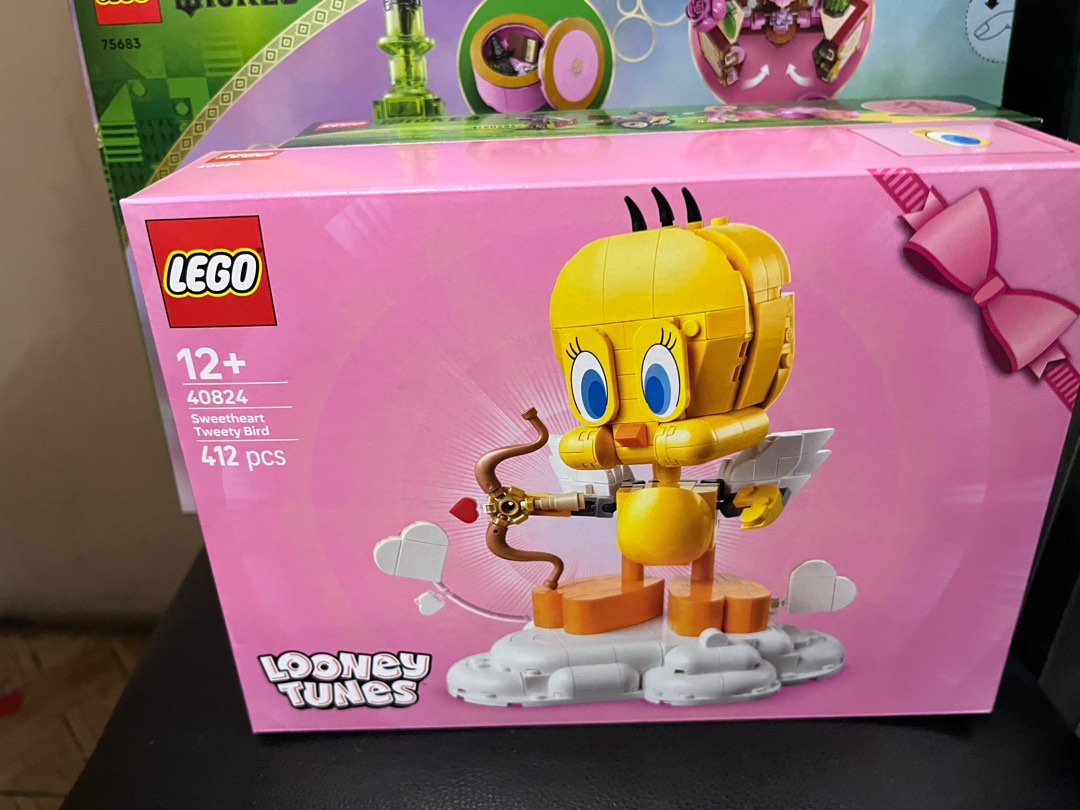 Lego looney tunes 40824 sweetheart tweety bird, Hobbies & Toys, Toys ...
