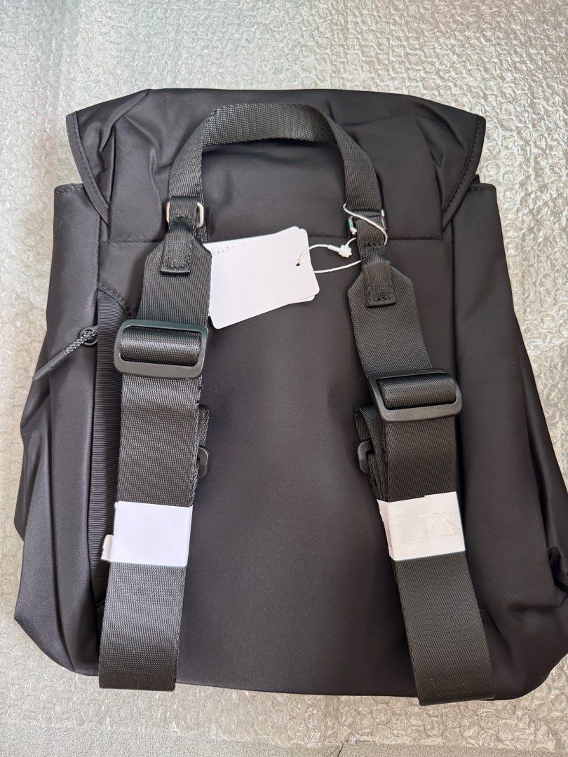 Lululemon Drawstring Bucket Backpack Bag, Men's Fashion, Bags ...