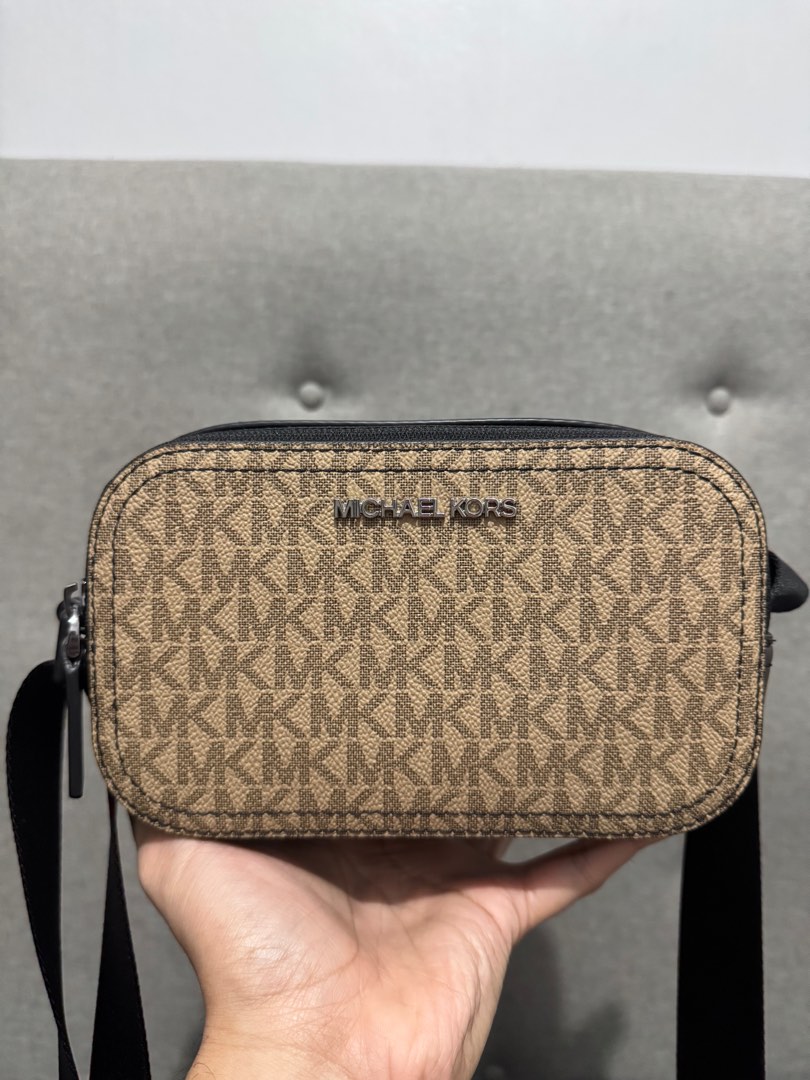 Michael Kors Cooper Camera Bag, Women's Fashion, Bags & Wallets, Cross ...