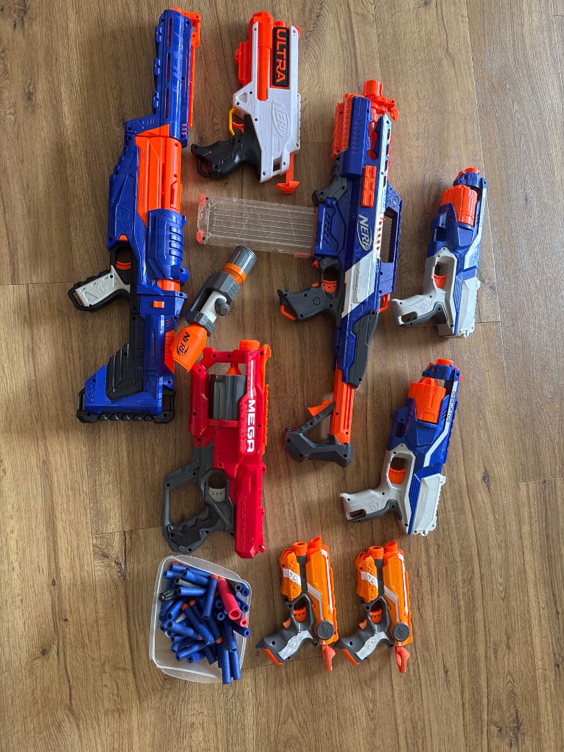 Nerf set, Hobbies & Toys, Toys & Games on Carousell