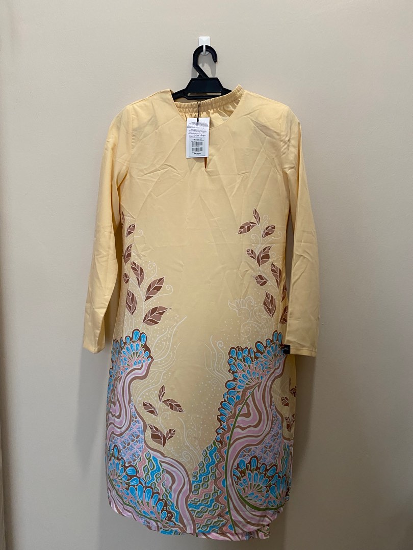noor arfa batik kurung, Women's Fashion, Muslimah Fashion, Baju Kurung ...