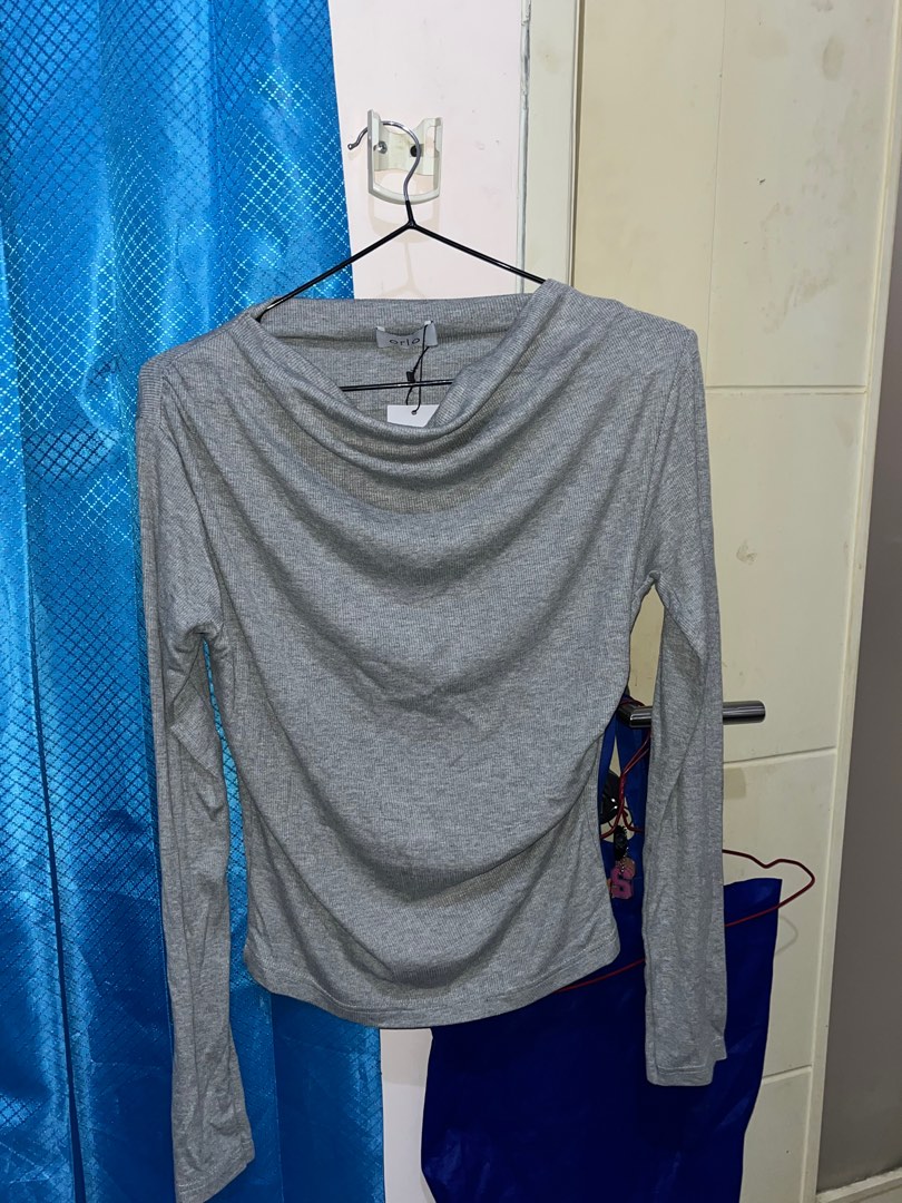 Orlo April Top NEW, Fesyen Wanita, Pakaian Wanita, Atasan di Carousell