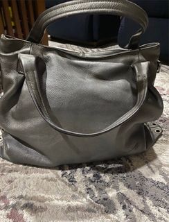 SALVATORE FERRAGAMO FJ-21B-946 VARA GOLDEN HANDBAG LEATHER GHW, Luxury ...