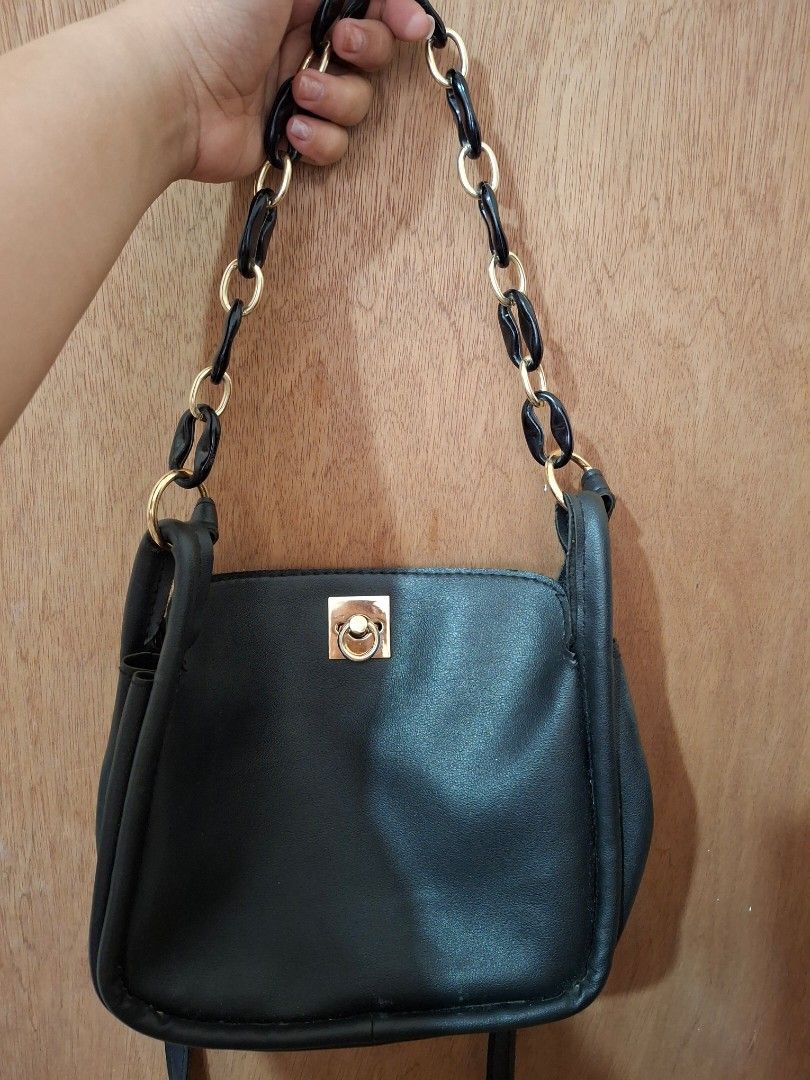 Small Hand Bag / Shoulder bag with Sling and Stylish Chain handle in ...
