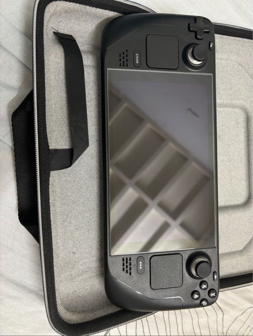 Steamdeck LCD 512gb, Video Gaming, Video Game Consoles, Others on Carousell