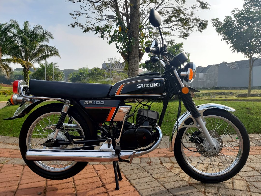 SUZUKI GP 100 KLASIK ANTIK SURAT LENGKAP PAJAK HIDUP, Motor di Carousell