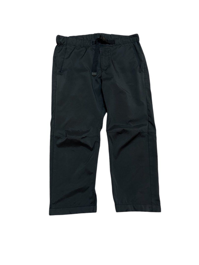 uniqlo three quarter pants, Men's Fashion, Bottoms, Shorts on Carousell